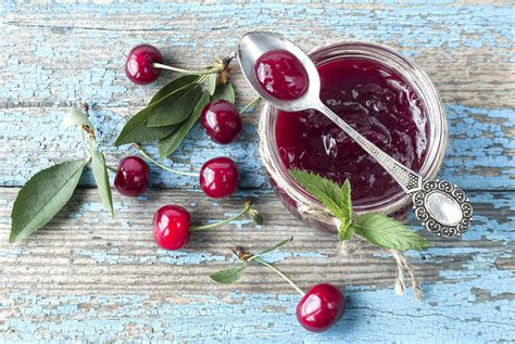 طرز تهیه مربای گیلاس خوشمزه و آسان فروشگاه اینترنتی بالسی