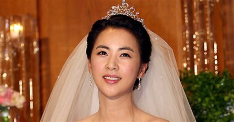 포토엔 면사포 쓴 김윤경 오늘은 행복한 날~