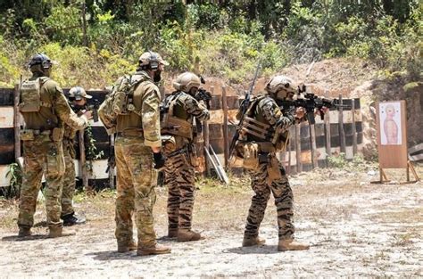Us Navy Seals Embedded With The Australian Sasr Special Air Service