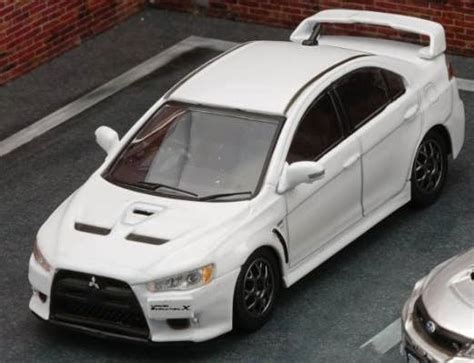 Mitsubishi Lancer Evo X White Rhd