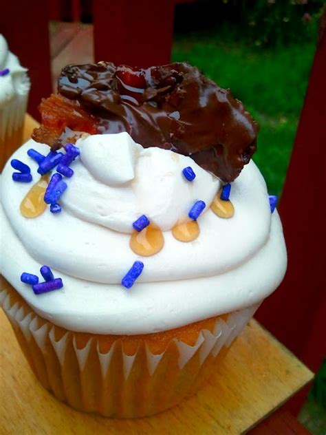 Vanilla Maple Bacon Infused Cupcake Cake Flavors Chocolate Dipped