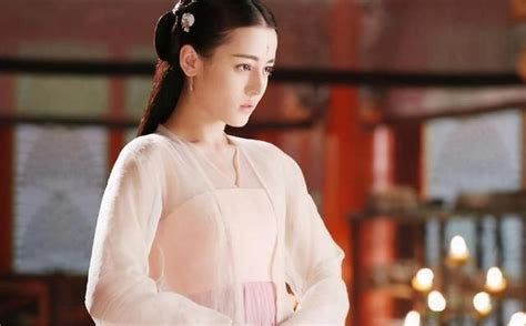 俗語“勾頭女子挺胸漢，一生富貴半生閒”這是啥意思？可信嗎？