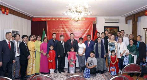 브엉 딘 후에 Vuong Dinh Hue 국회의장 대사관 방문 이란 주재 베트남인 사회와 만남 Vietnam Vn