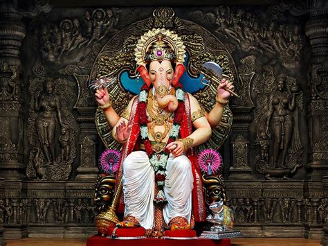 Photos Lalbaugcha Raja 2011 Photos Mumbais Tallest Ganapati