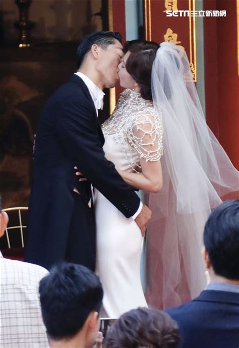 誓詞逼哭akira！林志玲不怕驚濤駭浪 願婚姻細水長流 娛樂星聞