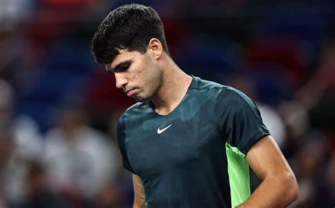Roger Federer Fires Warning To Carlos Alcaraz After Asterisk Put On