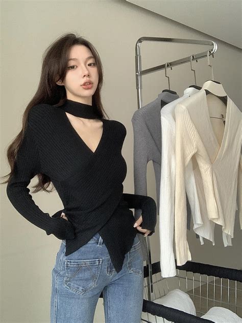 폴시띠아 V넥 초커 언발 트임 랩 니트 긴팔 스웨터 티셔츠 섹시 모던 베이직 데일리룩