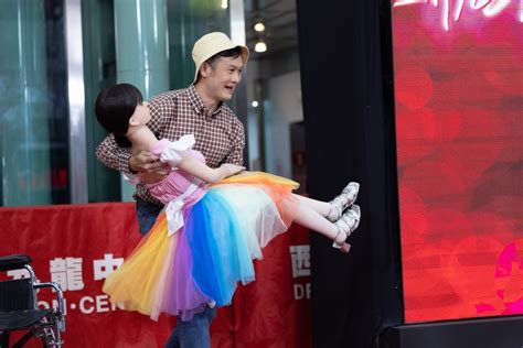 和解在後港男戀上公仔係真實故事港男娶明日香人型公仔做老婆分享日常甜蜜生活