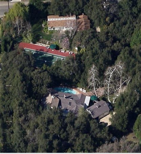Celebrity Real Estate Purchase The Selena Gomez Home In Encino San