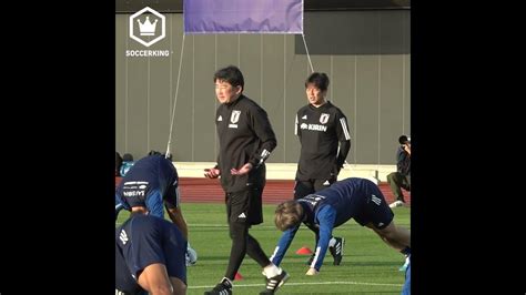 名波浩コーチ、選手たちと練習前に笑顔 Shorts Samuraiblue Youtube