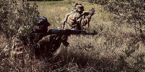 Сили спецоперацій показали влучання ворожого снаряда у свою машину Nv