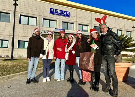 Olbia In Ospedale Babbi Natale Ed Elfi Del Centro Di Salute Mentale