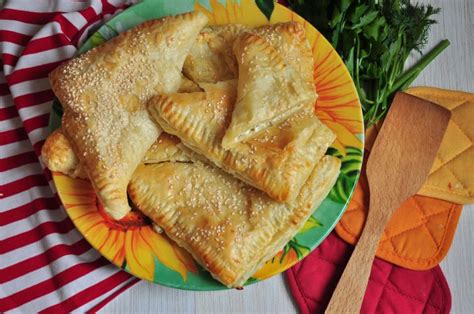 Слойки из слоеного теста 13 рецептов с начинками и без