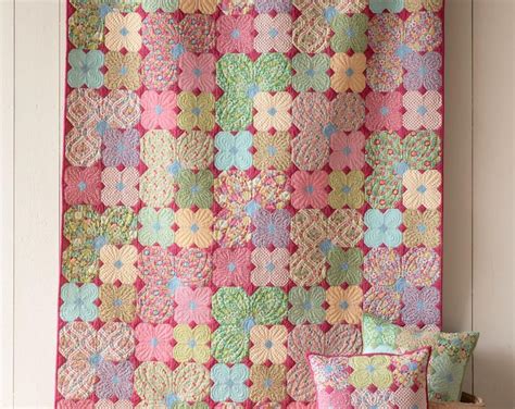 Tilda Hibernation Maple Leaf Quilt Kit In Plum 66in X 82in Finished