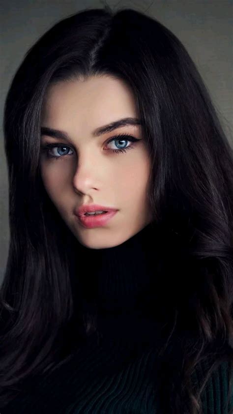Pin By 𝐀𝐧𝐚 On •𝐌𝐨𝐝𝐞𝐥• Dark Hair Blue Eyes Black Hair Blue Eyes Girl Black Hair Blue Eyes