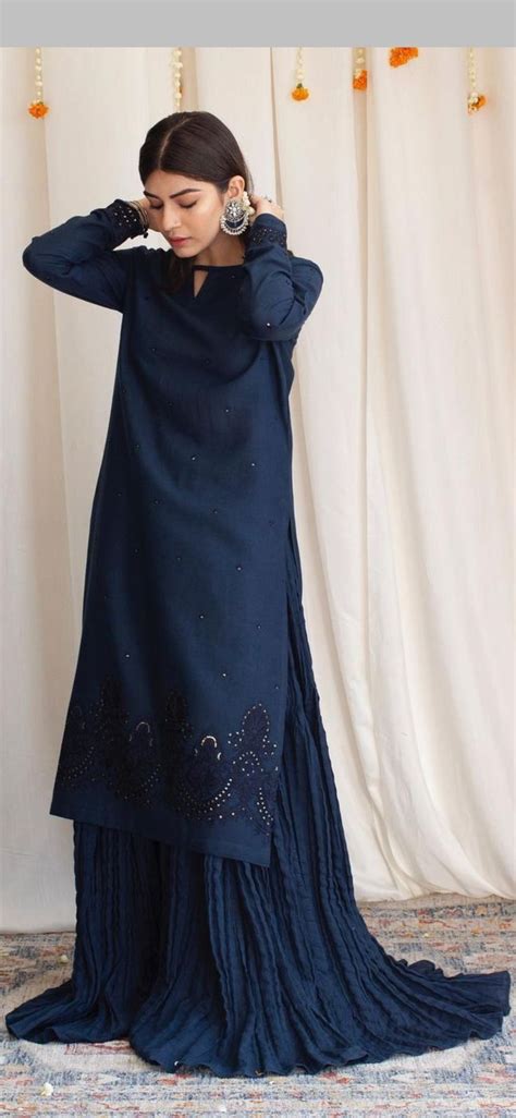 Pin By Syd Nusaiba On Stylish Suits Simple Pakistani Dresses Modest