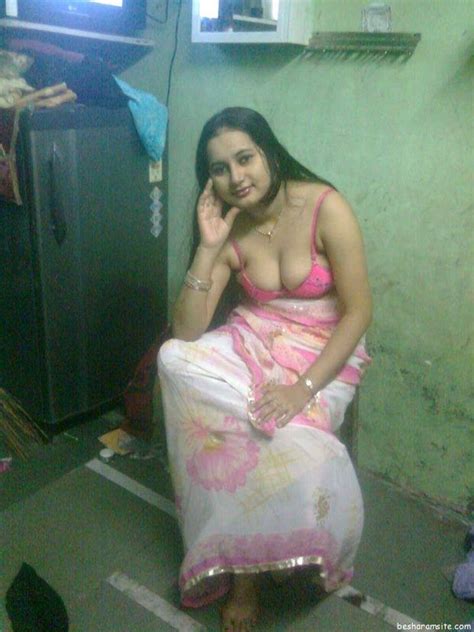 Pakistani Muslim Indian Slim Sluts Naked Bodies Fatima Pakistani Slut Sitting On Bed In Pink