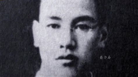 1911年，24岁的蒋介石率领敢死队活捉浙江巡抚，杭州起义取得成功凤凰网历史凤凰网