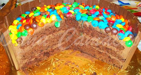 Cooking With Love Tort De Ciocolata Cu Kit Kat Si Mandms Kit Kat And Mandms Chocolate Cake