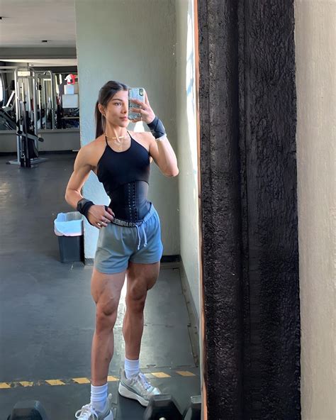 Michelle Gonzi R Musclegirlsflexing