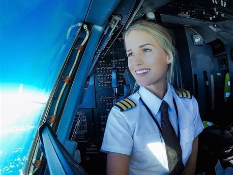 Pin En Airline Ladies Piloto Celebridades Belleza