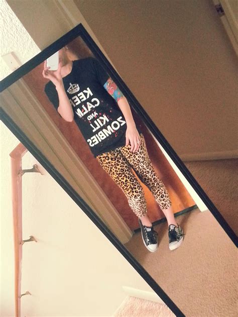 Peggy Bundy Legs