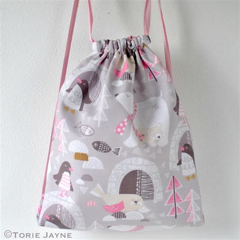 Drawstring Backpack Sewing Tutorial ~ Free
