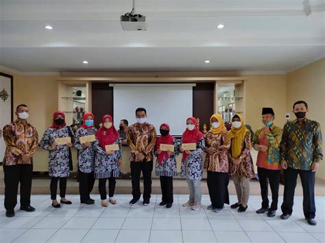 Penyerahan Dana Pencegahan Dan Penanganan Stunting Kepada 40 Kelompok