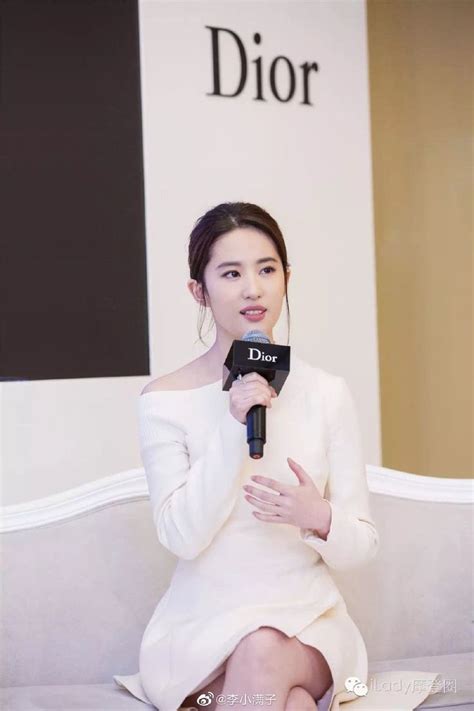 ปักพินโดย Michael J ใน Liu Yifei Crystal Liu