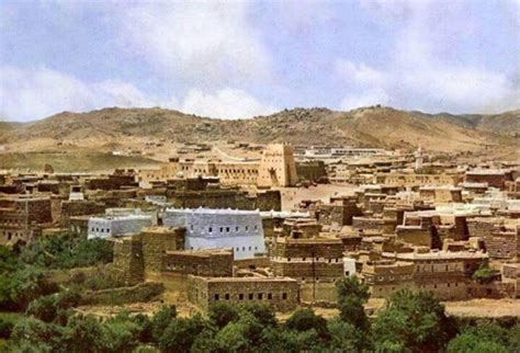 9 صور قديمة لمدينة أبها تنومة