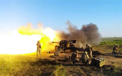 Бійці 40 ОАБр знищили склад боєприпасів і техніку окупантів ВІДЕО