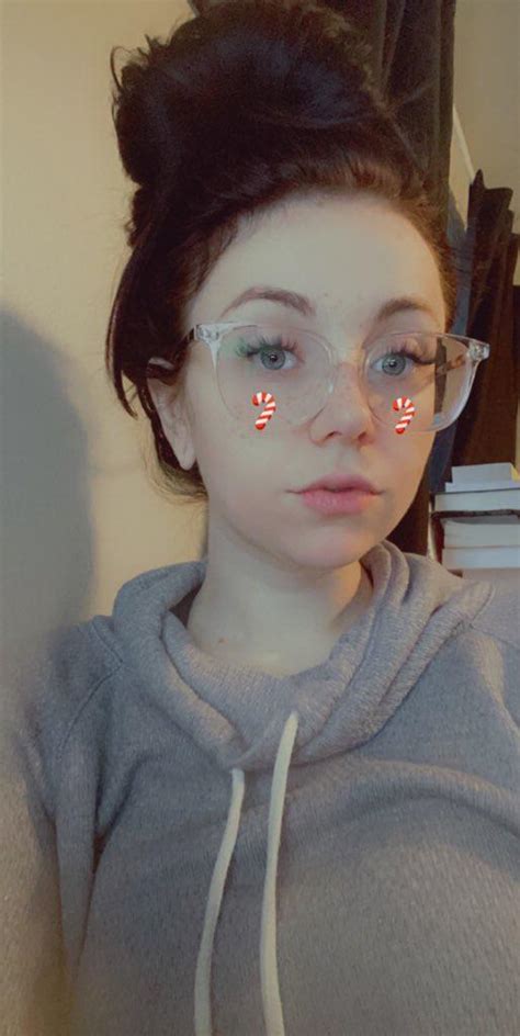 Make Eye Contact With Your Wife And Suck A Candy Cane The Way Youd