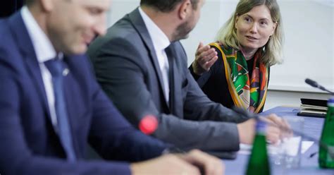 ПРЕСС КОНФЕРЕНЦИЯ ПРАВИТЕЛЬСТВА Сиккут по моим данным соцдемы получат еще один министерский