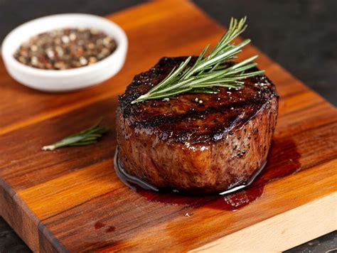 How Many Calories In A 6 Oz Filet Mignon Men With Meat