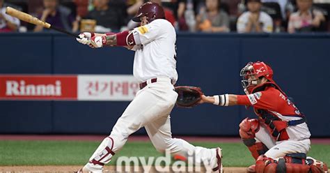 Md포토 박병호 이승엽과 어깨를 나란히 하는 5년 연속 30홈런