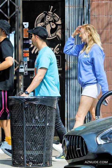 Joe Jonas Is Grabbing Himself A Handful Of Sophie Turner As The Lovebirds Head Out To Studio