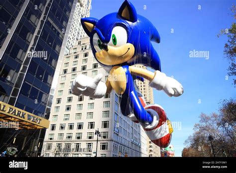 The Sonic The Hedgehog Balloon Dashes Through The Streets During The