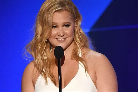 Amy Schumer Vows To Take Polygraph Test To Prove She Didnt Steal Jokes