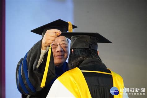 中華大學畢業典禮 校長勉畢業生活出自己體諒他人