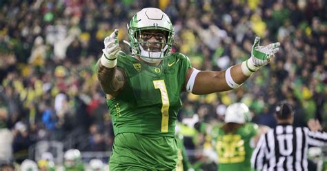 Oregon Linebacker Noah Sewell Announces Plans For 2023 Season