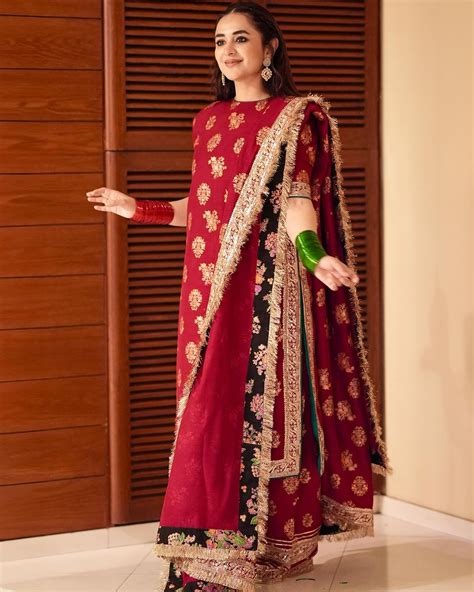 Yumna Zaidi Stuns In Scarlet Red Ensemble Lens