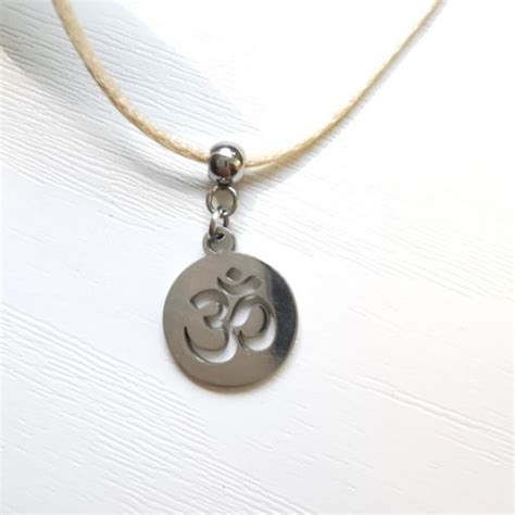 Selyemnyaklánc Om Jel Medállal Sidy Hu