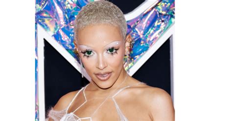 Mtv Awards Vestido De Doja Cat Deslumbra La Alfombra Roja