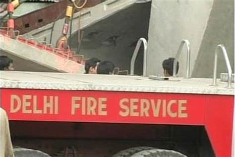 Woman Burnt Alive As Car Catches Fire In Delhi Topnews