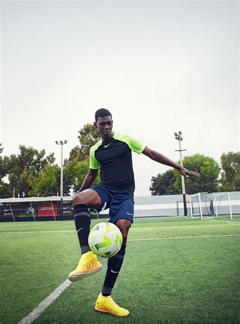 Ripley PELOTA DE FÚTBOL NIKE ACADEMY