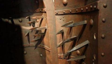 让男人痛不欲生的 铁处女” 真让人不舒服