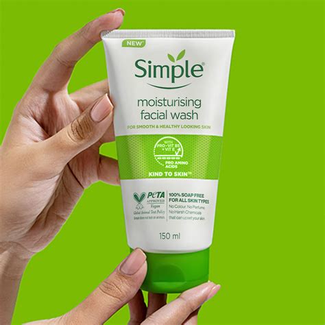 بلانکا شوینده صورت سیمپل مدل Moisturizing Face Wash