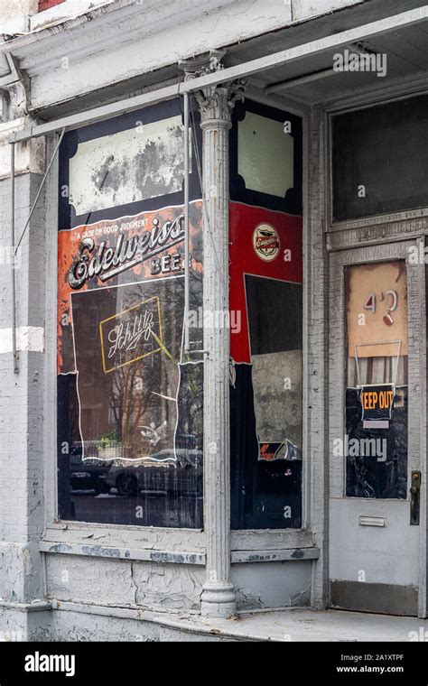 Schlitz beer hi-res stock photography and images - Alamy