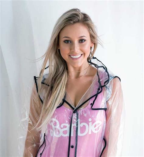 Lara Campbell Model A Complete Biography Revealing Her Age Height Figure And Net Worth