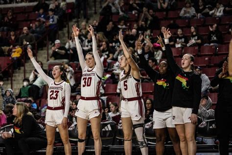 Umass Searching For First Win In Conference Play Against Dayton